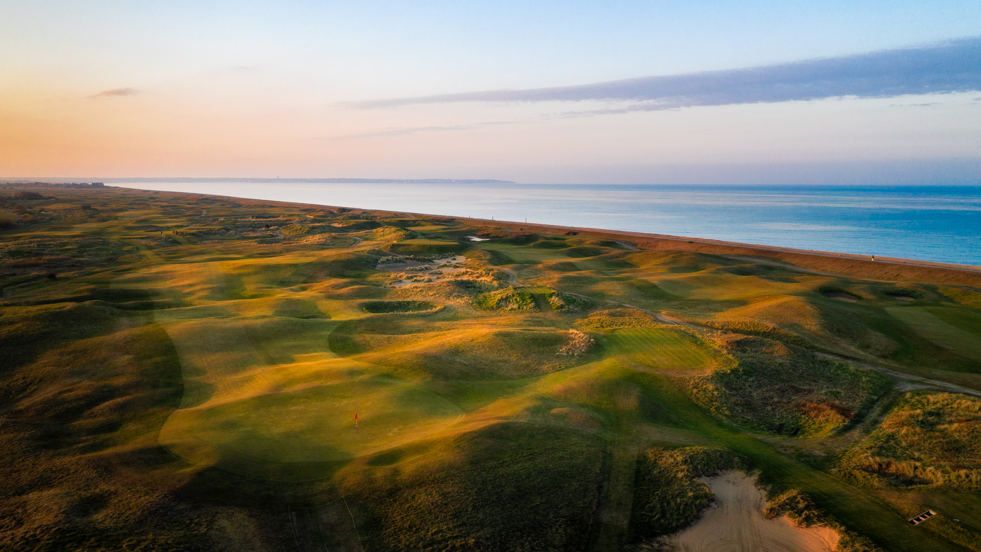Royal Cinque Ports Golf Club - Golf Post