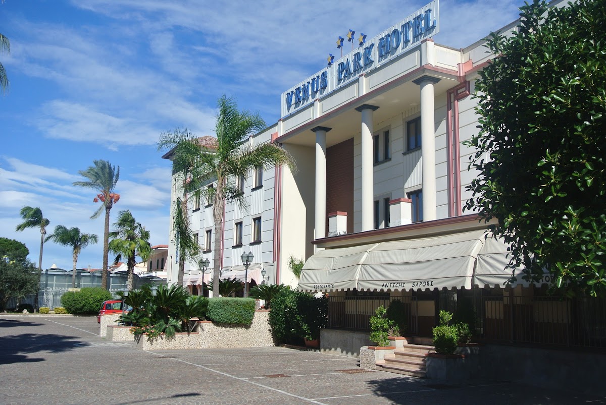 Venus Park Hotel - Golf Post